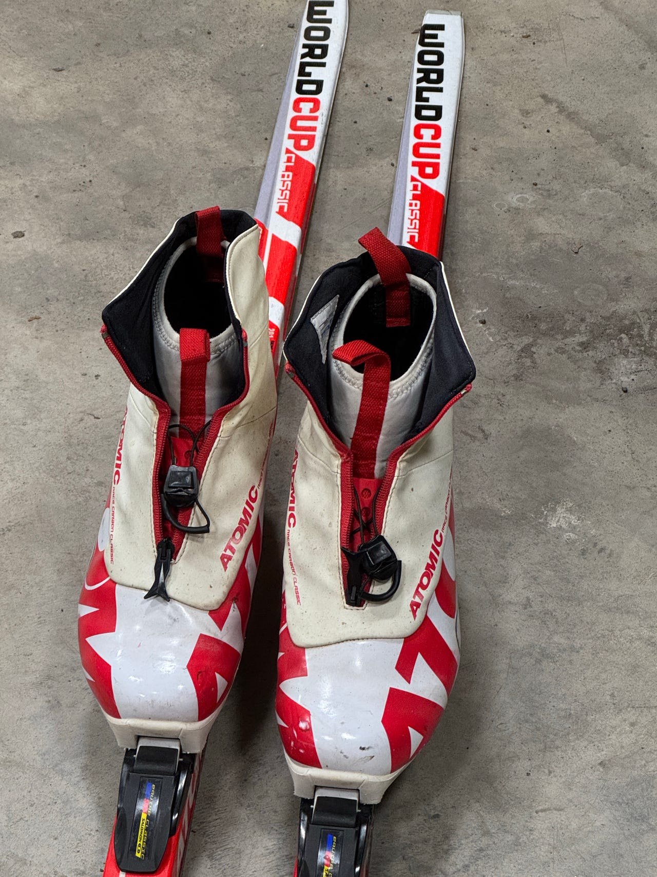 Atomic Speedskin World Cup Classic 201 cm + Race Carbon pjäxor 45 1/3 ...