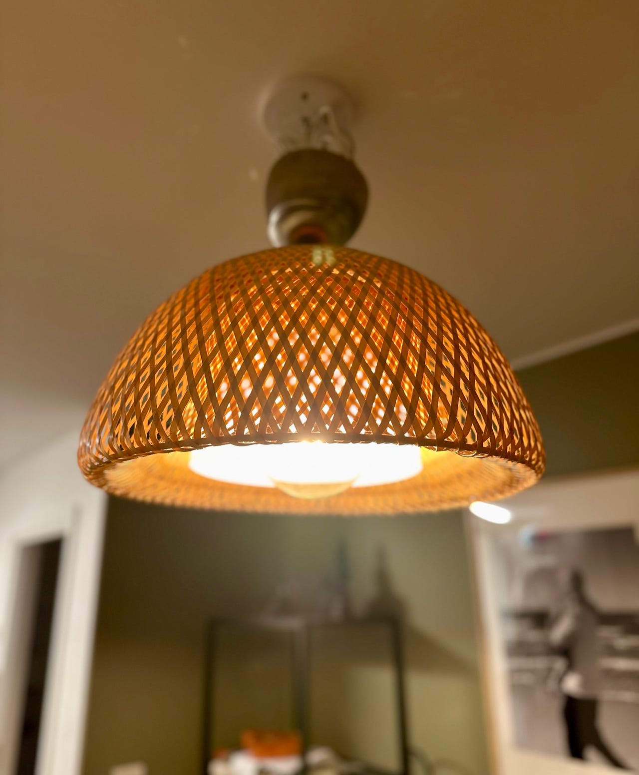 Stilren taklampa i bambu (ca 45cm i bredd) | Blocket