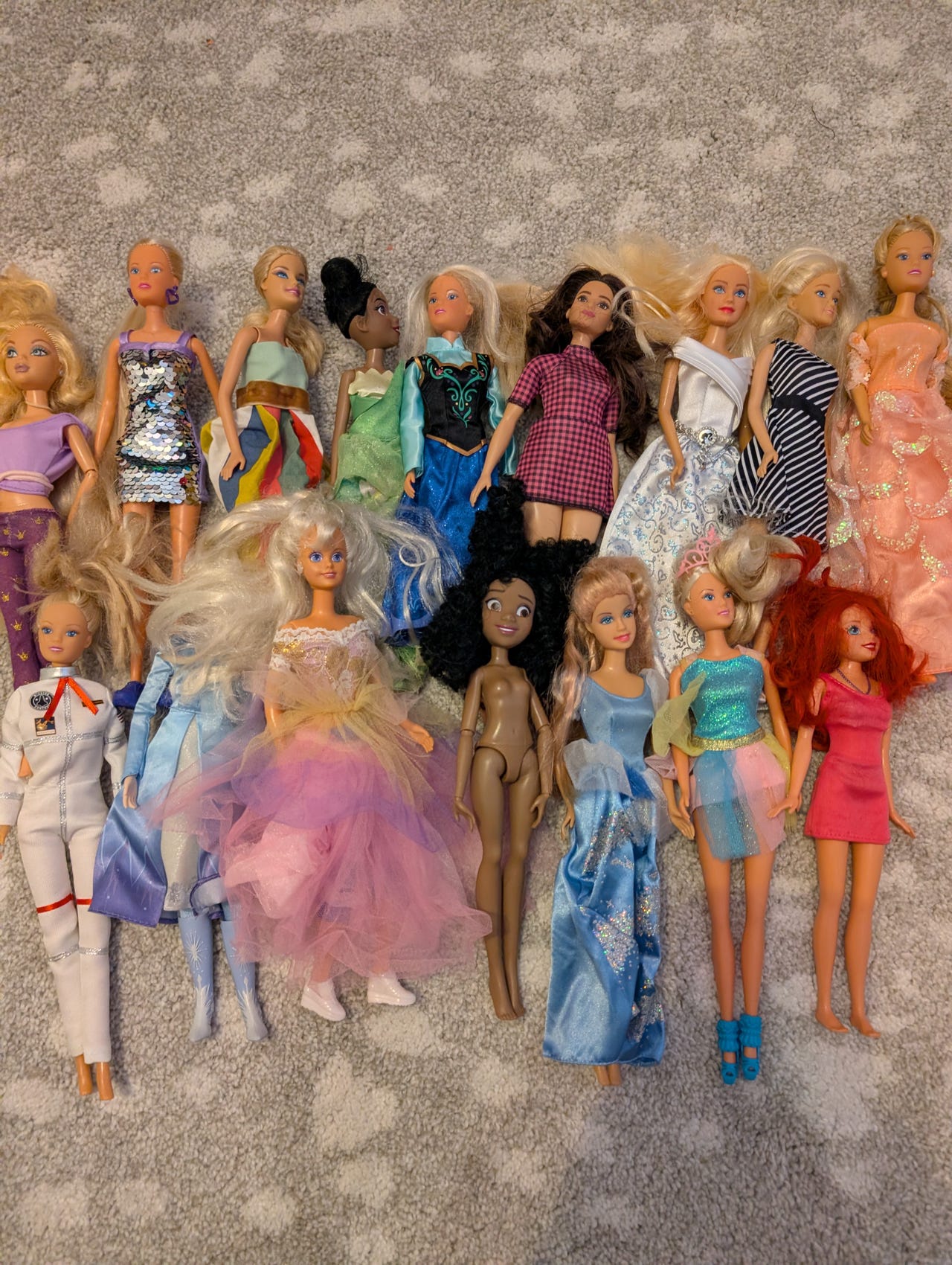 Barbie-paket dockor i mycket fint skick | Blocket
