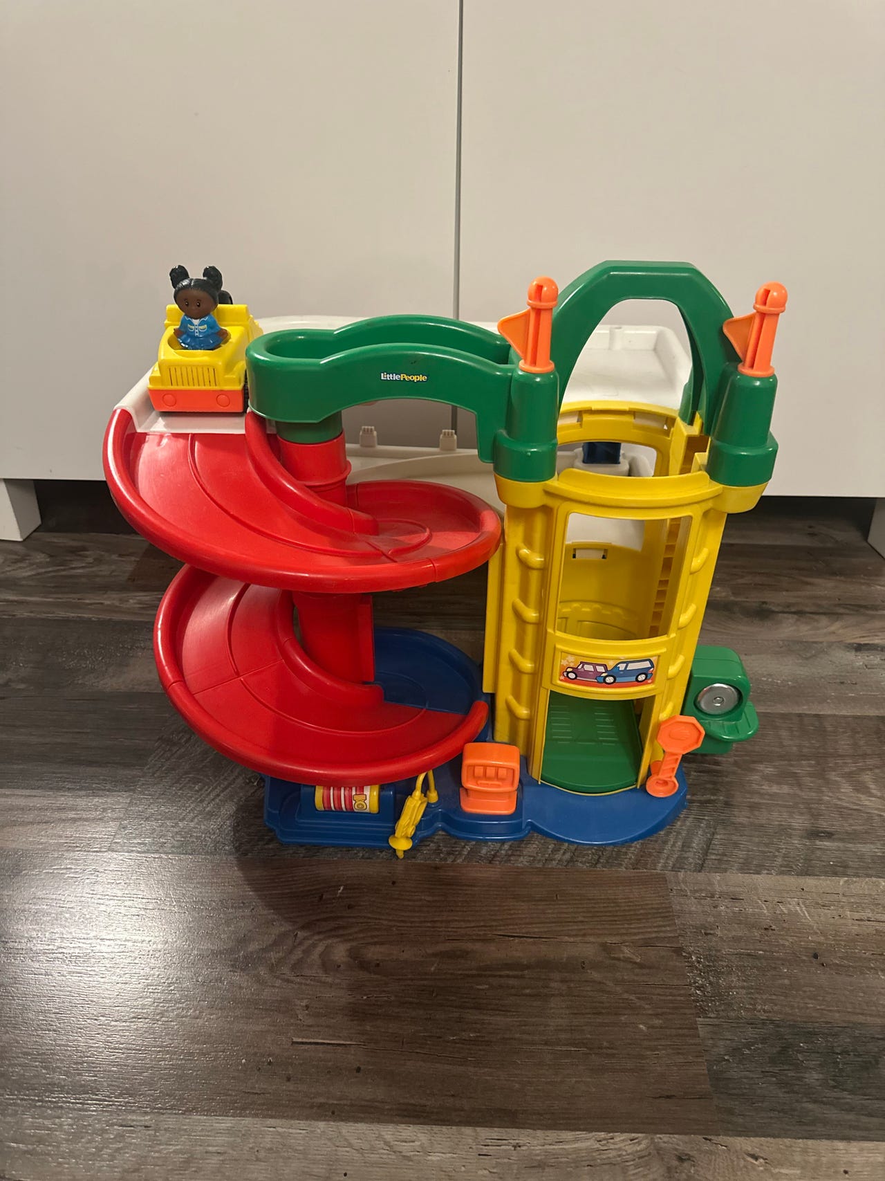 Fisher-Price Little People Lekset med bil och figur | Blocket