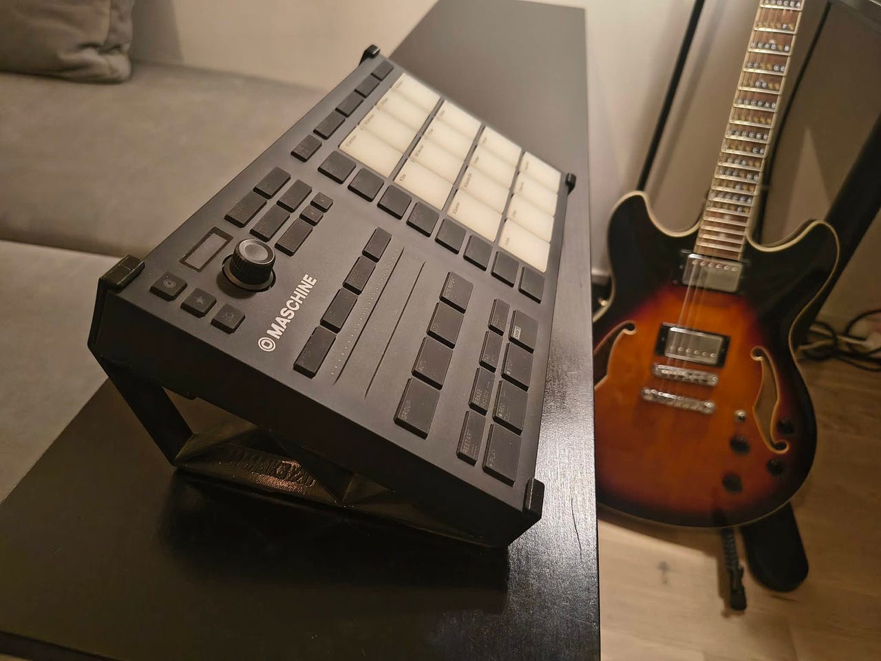 Native Instruments Maschine Mikro MK3 + Stand | Blocket