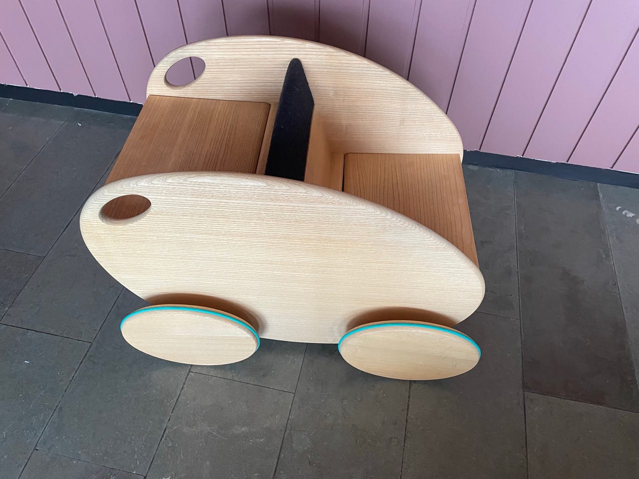 Carl Malmsten Ägget design bil limiterad lära gå leksak | Blocket