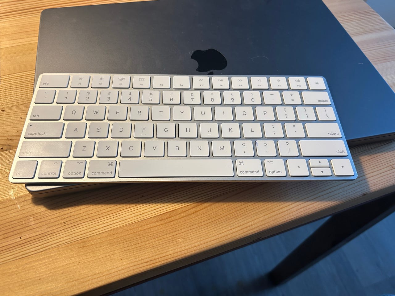 Apple Tangentbord A1644 US-Engelska | Blocket