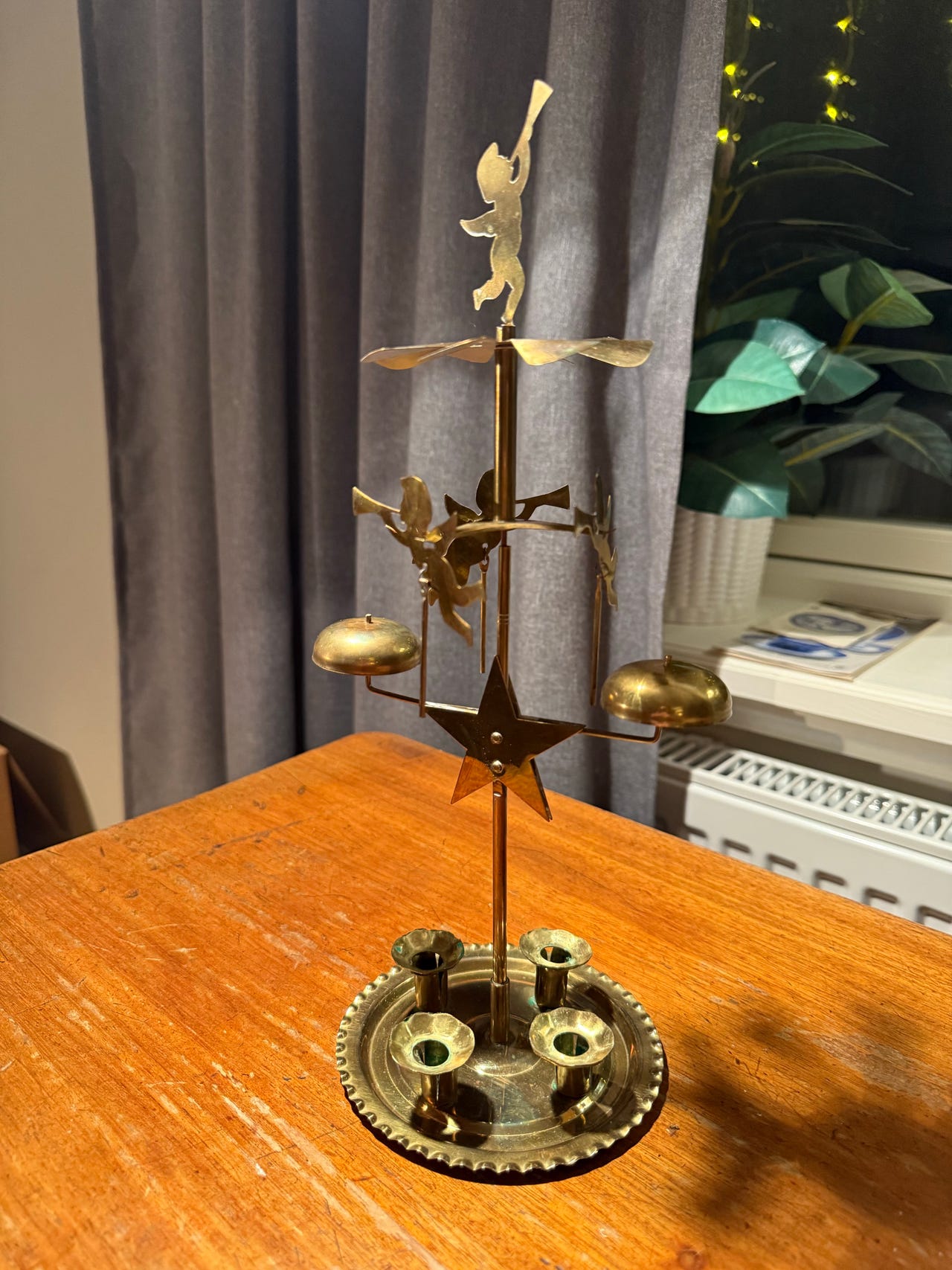 Exklusiv äldre Angel Chimes – handgjord i mässing, svensk tradition ...