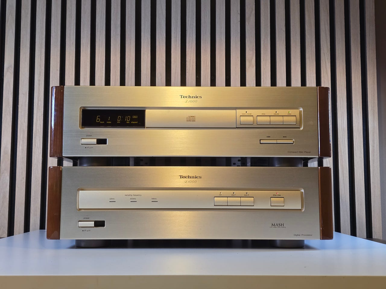 Technics SL-Z1000 + SH-X1000 High End CD Player & DAC (Pris på nytt 221 ...