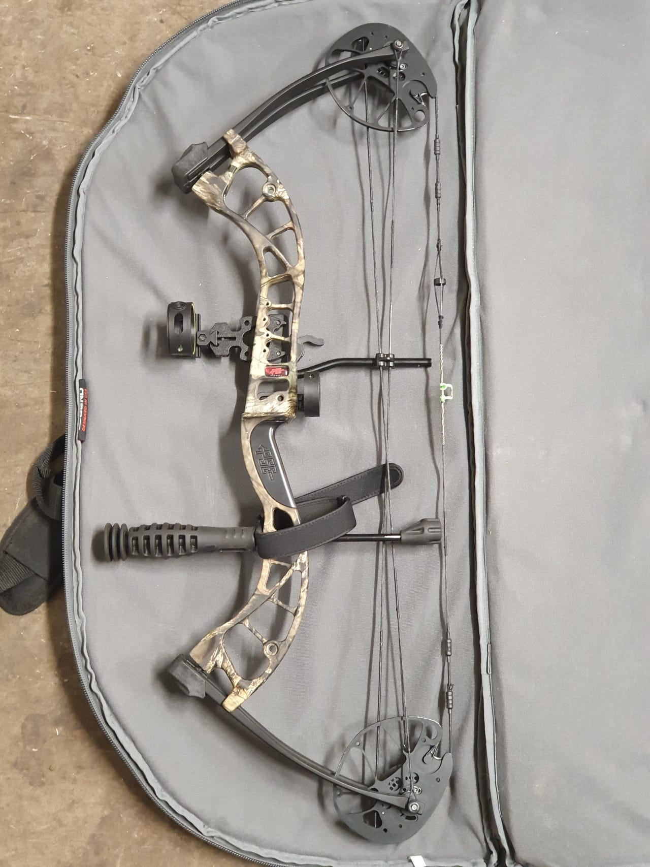 PSE UPRISING 50lb compound bow + Tru-fire Edge release 4-finger. MM ...