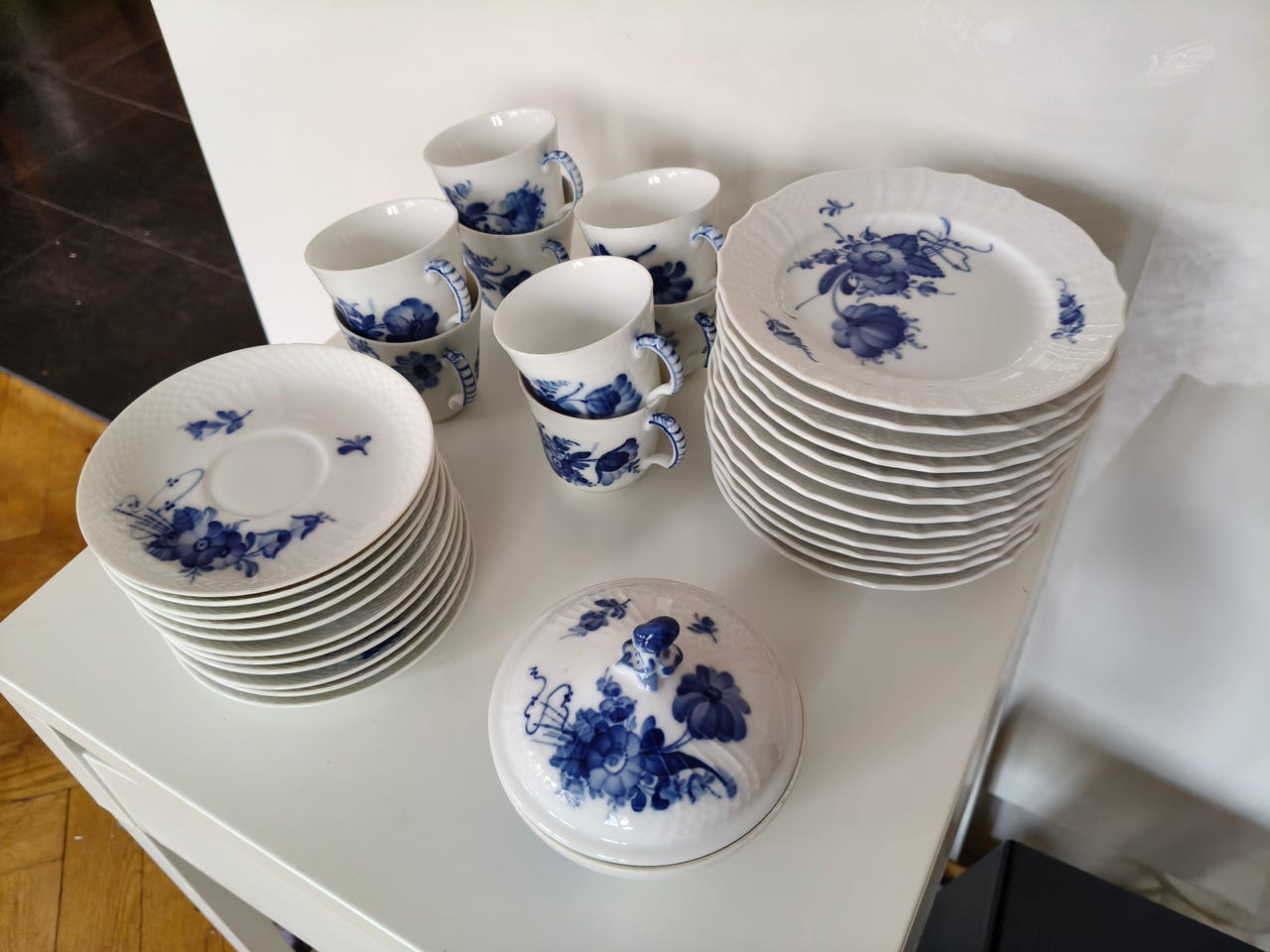 Royal Copenhagen Blå blomst svejfet kaffeservis | Blocket