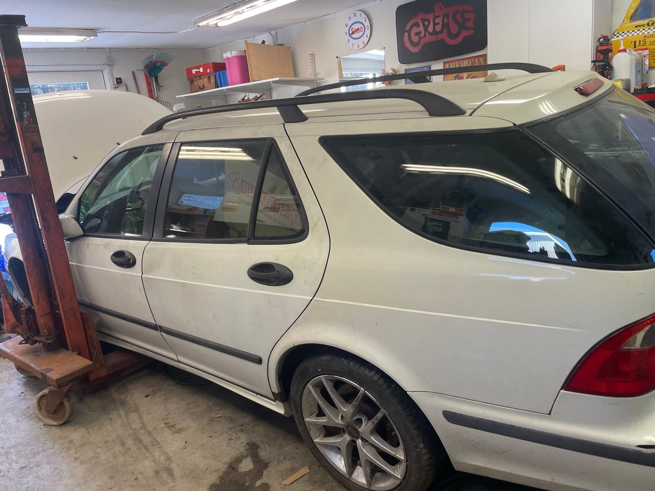 Saab kombi bil vit med svart läderinredning automat | Blocket