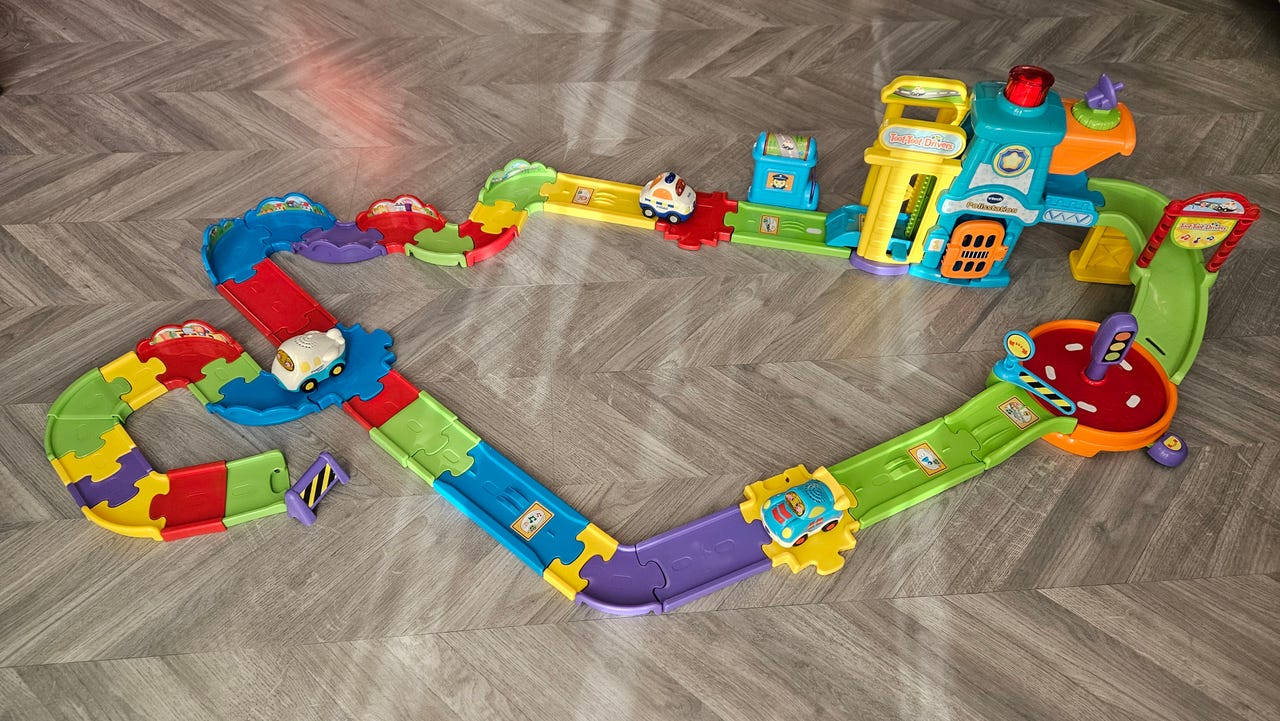 VTech Toot-Toot Drivers garage + stor bana + 3 bilar | Blocket