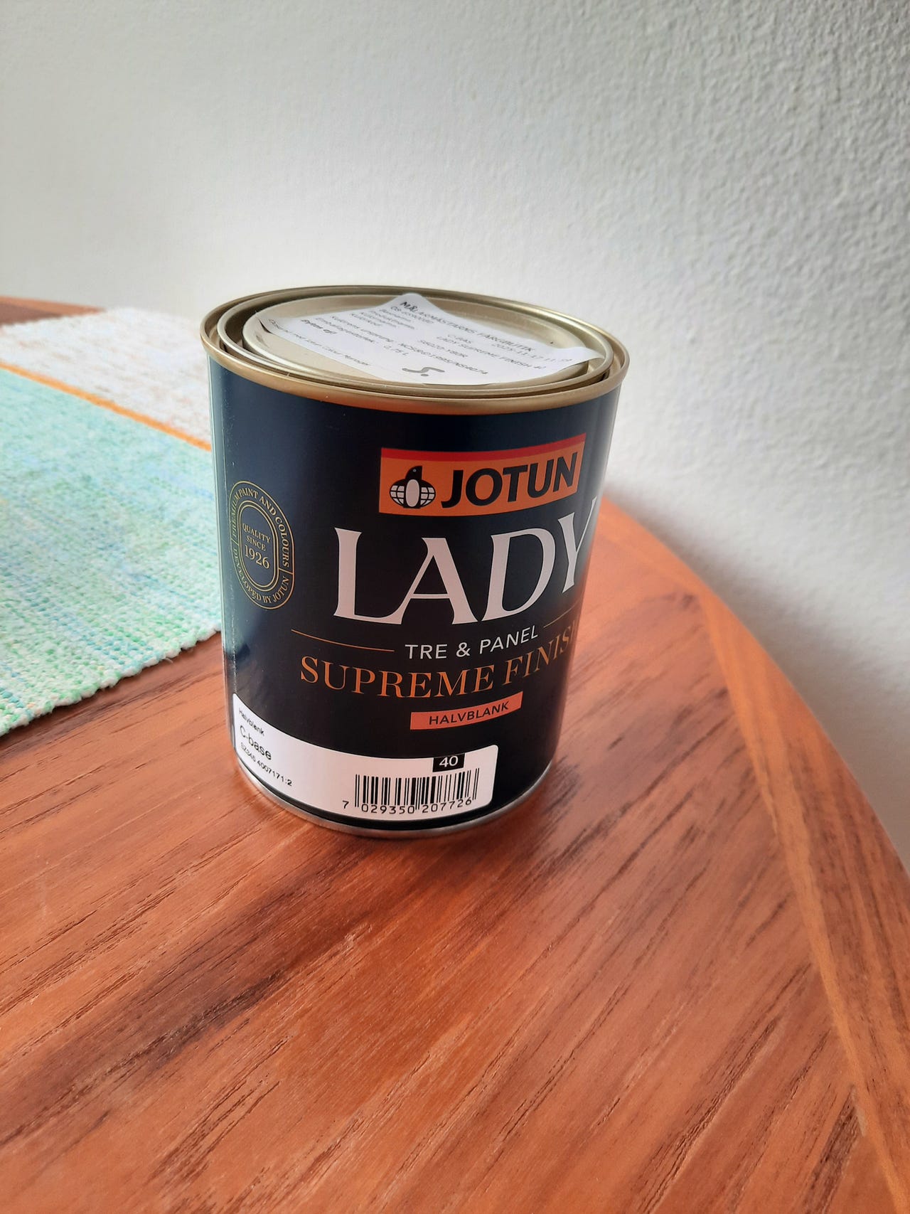Jotun Lady snickeri och väggfärg | Blocket