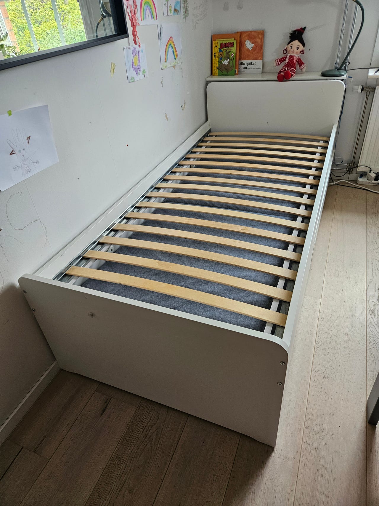 IKEA utdragbar barnsäng med förvaring | Blocket