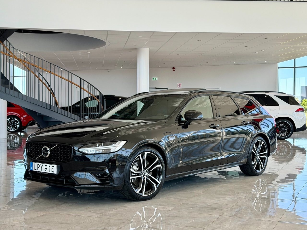 For sale - Volvo V90 T8 Plug-In Hybrid AWD Geartronic, 456hp, 2026 for ...