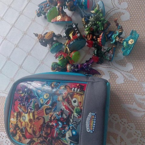 Skylanders med 2 spel, portal, 17 gubbar | Blocket