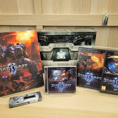 StarCraft II: Wings of Liberty – Original box (DVD, komplett) | Blocket