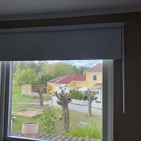 Mörkläggande rullgardin vit - 135x200 cm | Blocket