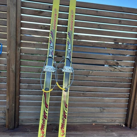 Atomic vallningsfria längdskidor för barn | Blocket