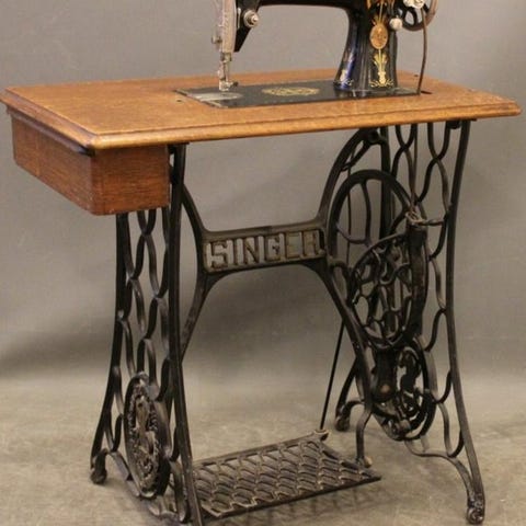 Singer Symphonie Symaskin med fotpedal och tillbehör | Blocket