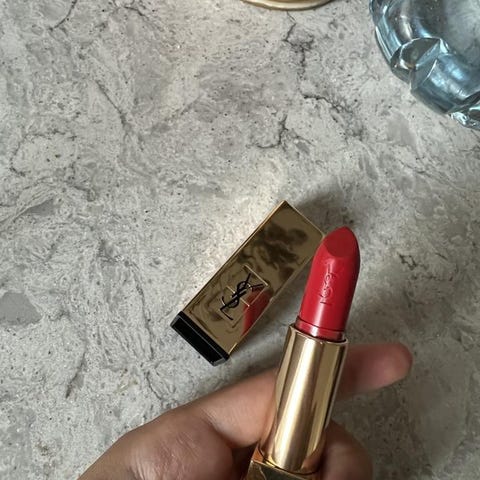 YSL ögonskuggor Läppenna från Chanel | Blocket