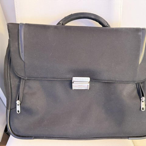 Samsonite laptopväska PRO-DLX 3 OFFICE CASE 15,6 tum svart | Blocket