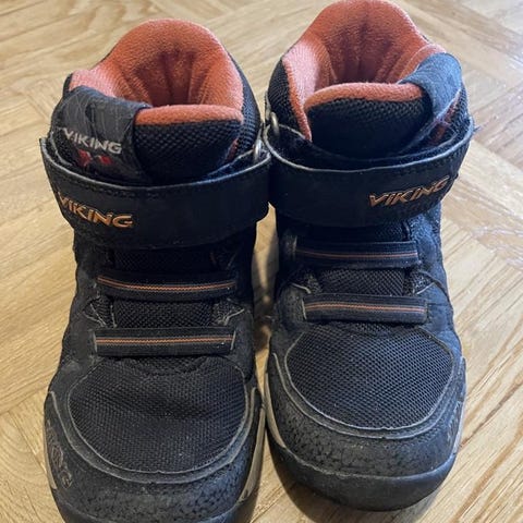 Svarta Viking - storlek 28 | Blocket