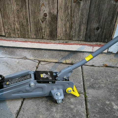 Rejäl garagedomkraft 3 ton Shinn Fu Europe | Blocket