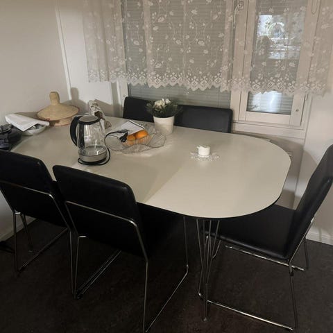 Matbord från Mio | Blocket