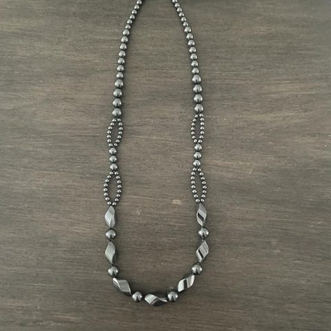 Vintage magnetisk Hematithalsband Flat coin | Blocket