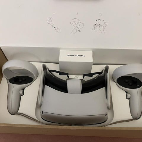 Meta Quest 2 med handkontroller och laddare (256 GB) | Blocket