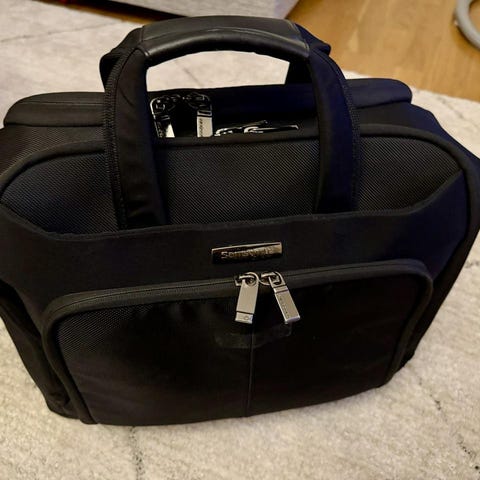 Samsonite laptopväska PRO-DLX 3 OFFICE CASE 15,6 tum svart | Blocket