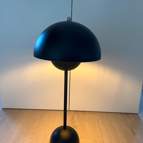 Verner Panton Bordslampa flowerpot, mörkgrå | Blocket