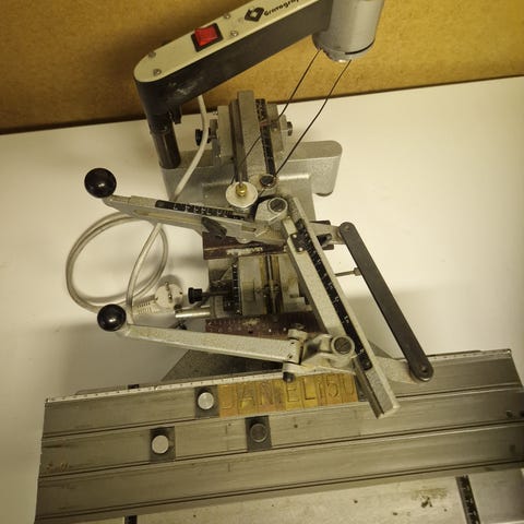 Gravyr verktyg med 2 spetsar | Blocket