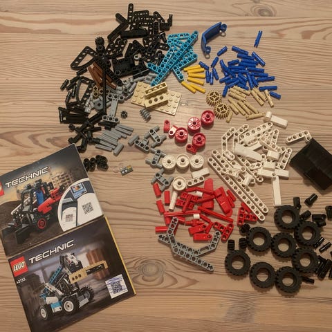 LEGO® Technic Oöppnade 42137 och 42120 | Blocket