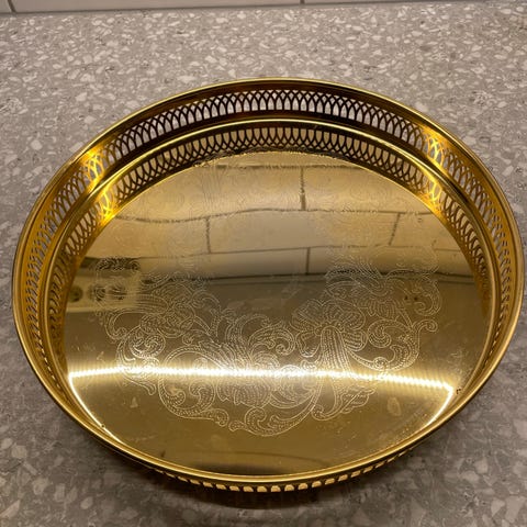 Scandia Guld Oval Serveringsbricka Bricka Fat 24 Karat Guld | Blocket