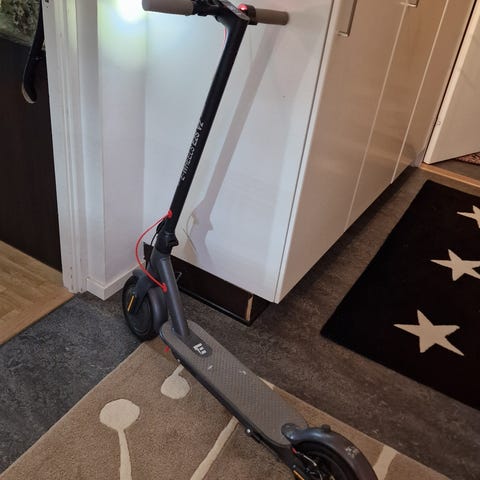 E-Wheels E2S V2 Electric Scooter | Blocket