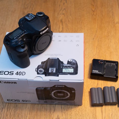 Canon EOS 40D + 2 objektiv, stativ & tillbehör – Komplett paket | Blocket