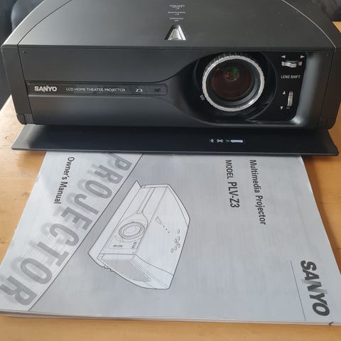 Projektor, Sanyo, modell: PLV Z3 | Blocket