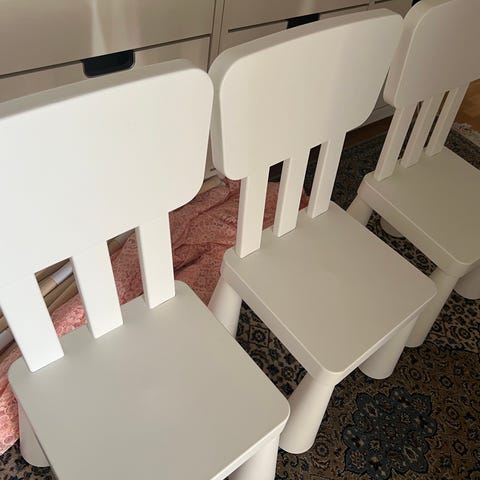 IKEA Barnstolar barnstolar i svart och vitt trä | Blocket