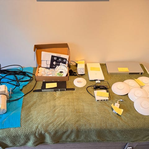 Ubiquiti Unifi Pro Max 24 PoE+, PoE++ 400W 1 GbE, 2,5 GbE, 10G SFP+ ...