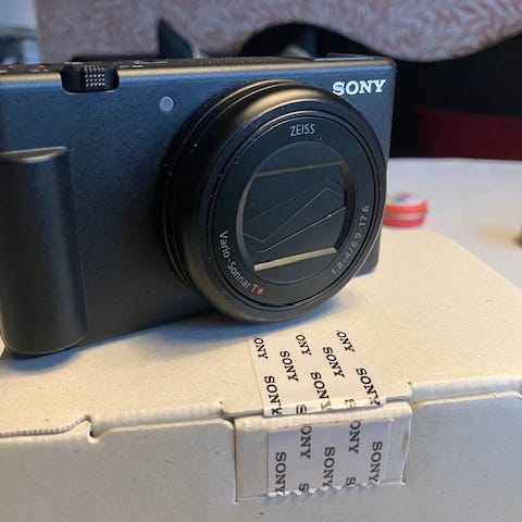 Sony ZV-E10 II + Sony 16mm f/2.8 + Sigma 30mm f/1.4 | Blocket