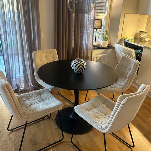 Svarta matstolar | Blocket