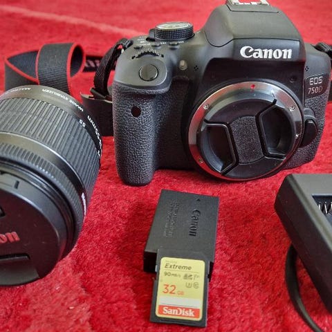 Canon EOS 760D + 50mm f/1.8 STM – utmärkt skick | Blocket