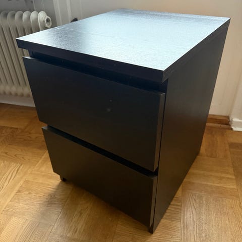 Malm byrå 6st lådor och Billy bokhylla | Blocket