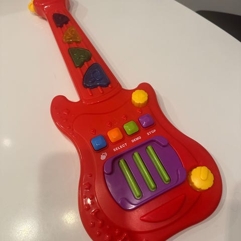 Elgitarr för barn | Blocket