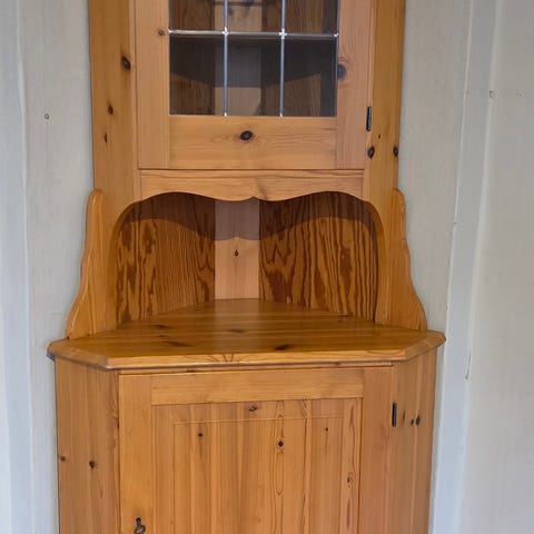 HÖRNSKÅP | Blocket