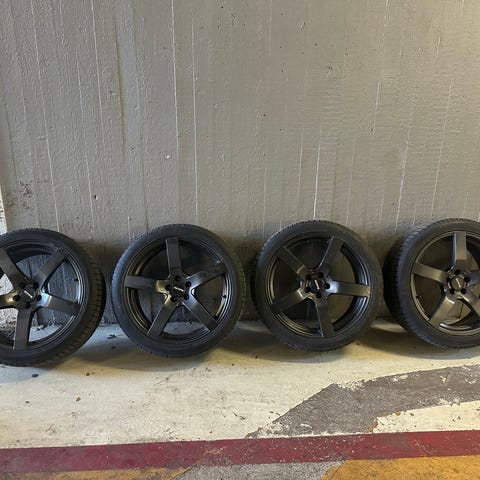 Rs6 kopior, däck med fälg & extraljus | Blocket