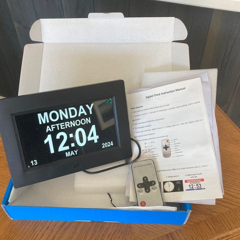 Projektorklocka med alarm och FM-radio | Blocket