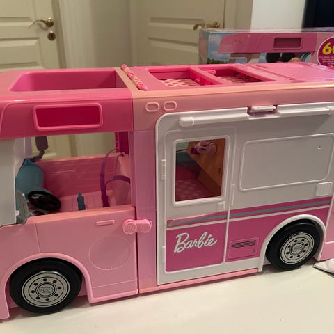 Barbie Husbil lekset rosa | Blocket
