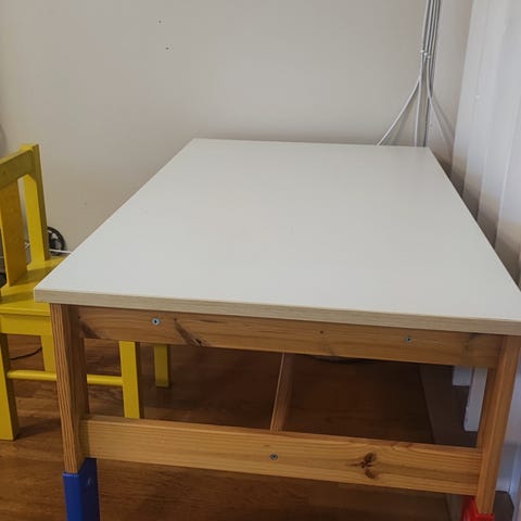 IKEA barnskrivbord med stol | Blocket