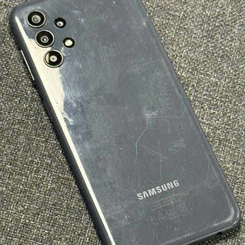 Samsung Galaxy A13 5G 4 GB | 128 GB jätte bra slicka som Ny | Blocket