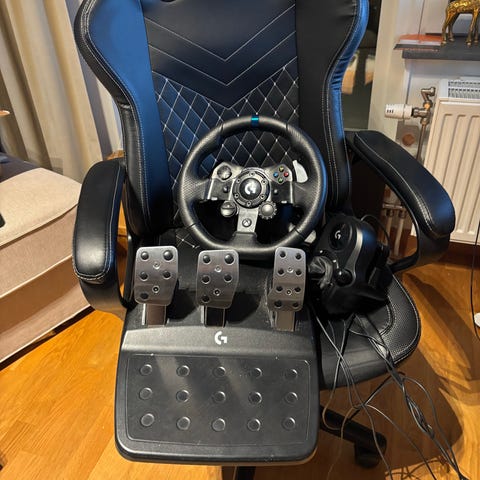 Logitech G27 + Arozzi simulator rig | Blocket